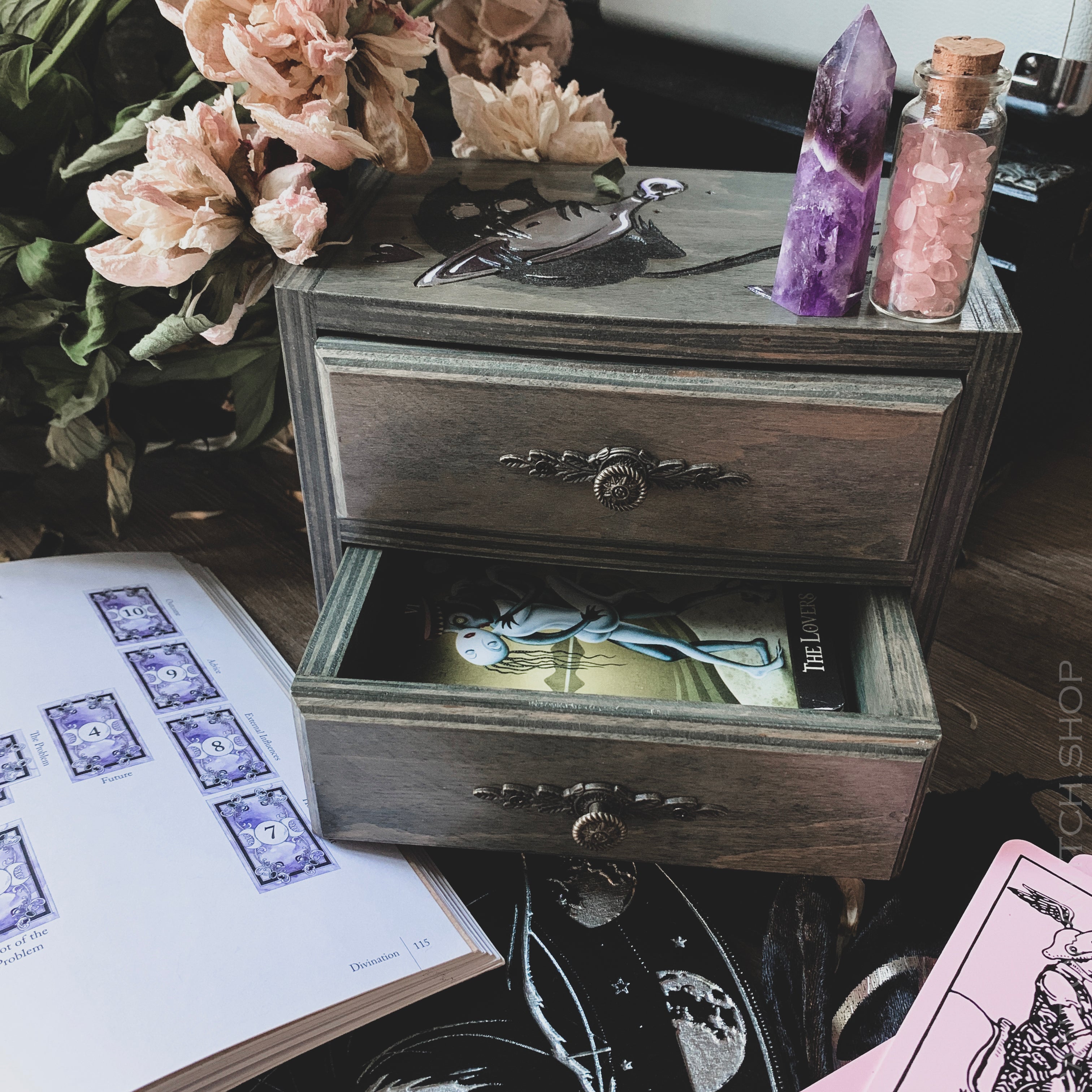 Moon and Hunter – Pandora Witch Shop