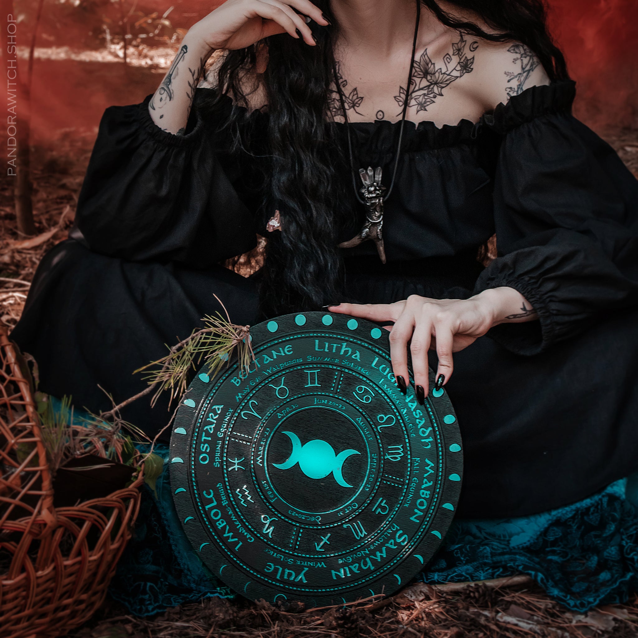 Wheel of the Year - Triple Moon Circle - Black\Emerald