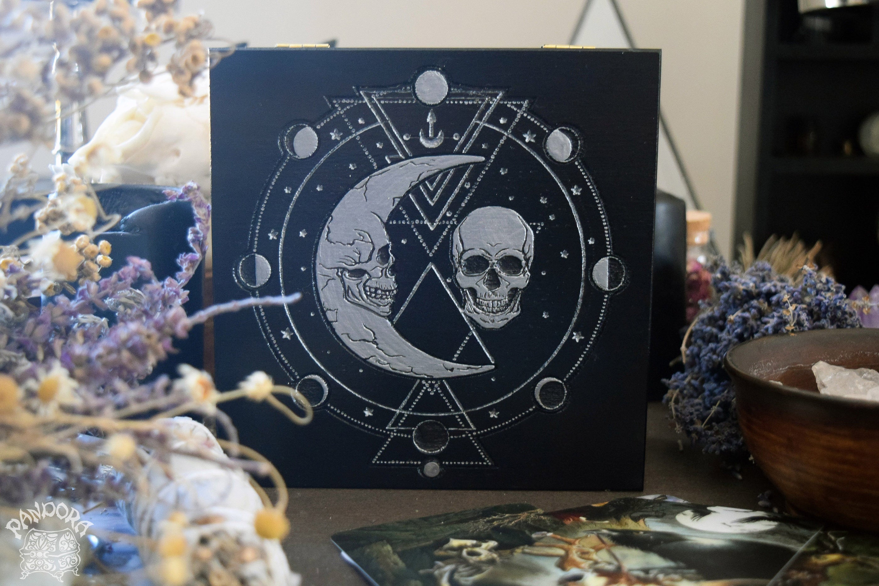 Box - Moon Skull