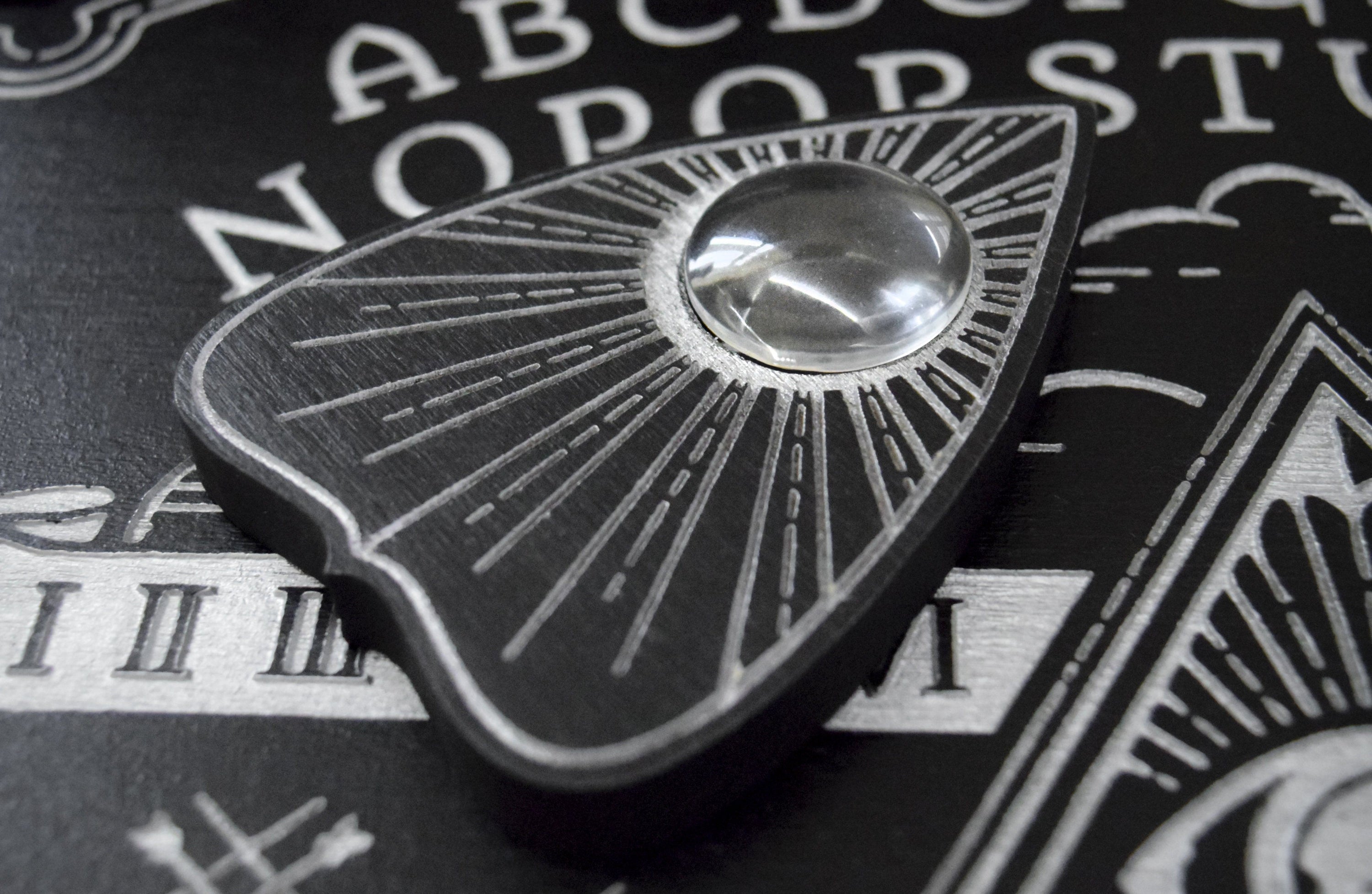 Planchette - Illuminate